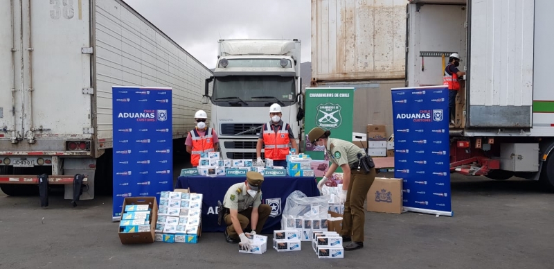 Carabineros y Aduanas incautan más de 700 mil cajetillas de cigarrillos